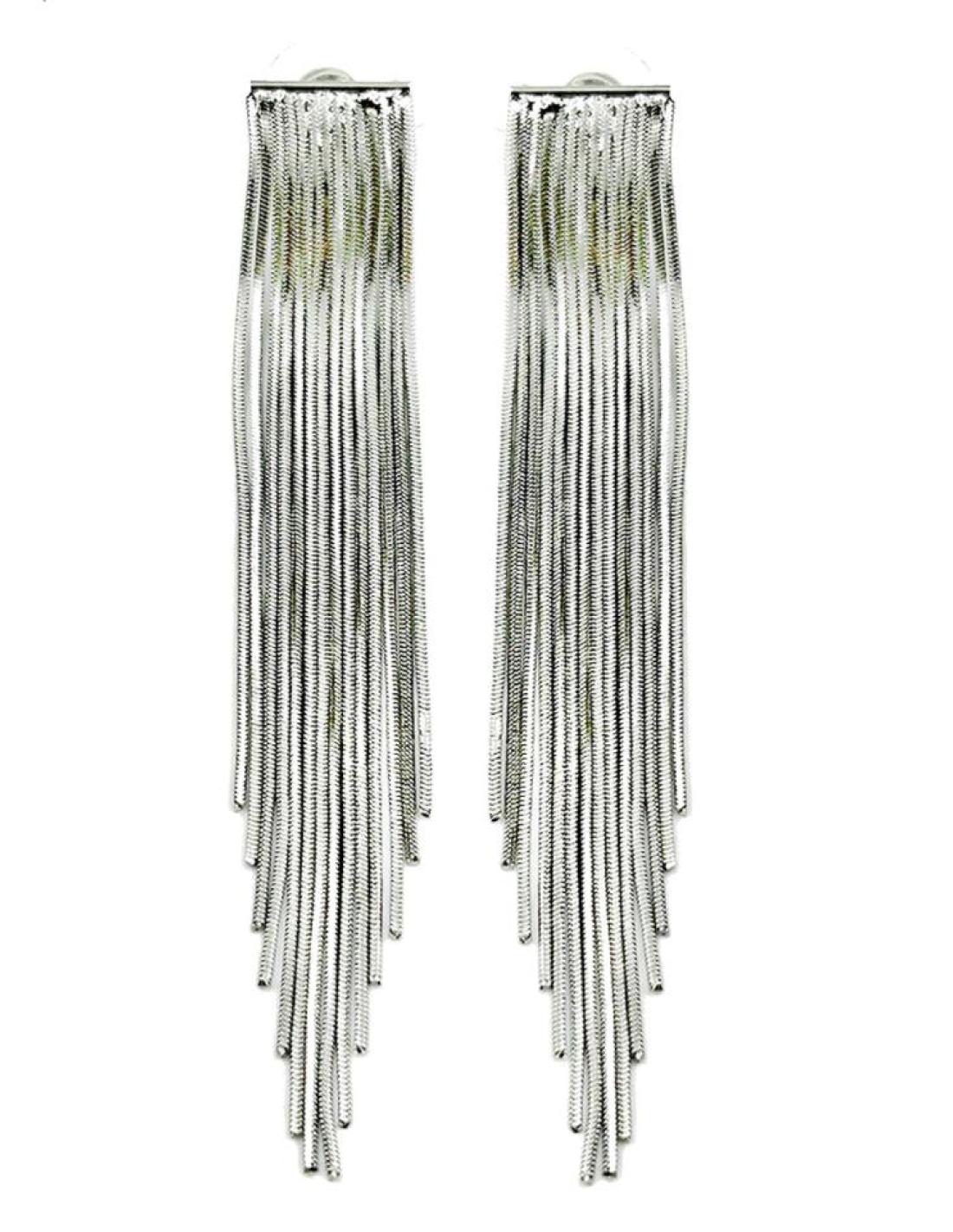 Pendientes de fiesta largos plateados con cadenitas para la mujer de hoy