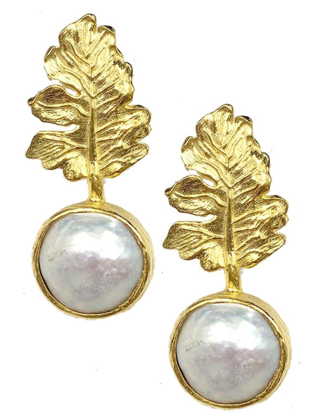 Pendientes de perlas elegantes con hojitas doradas para boda